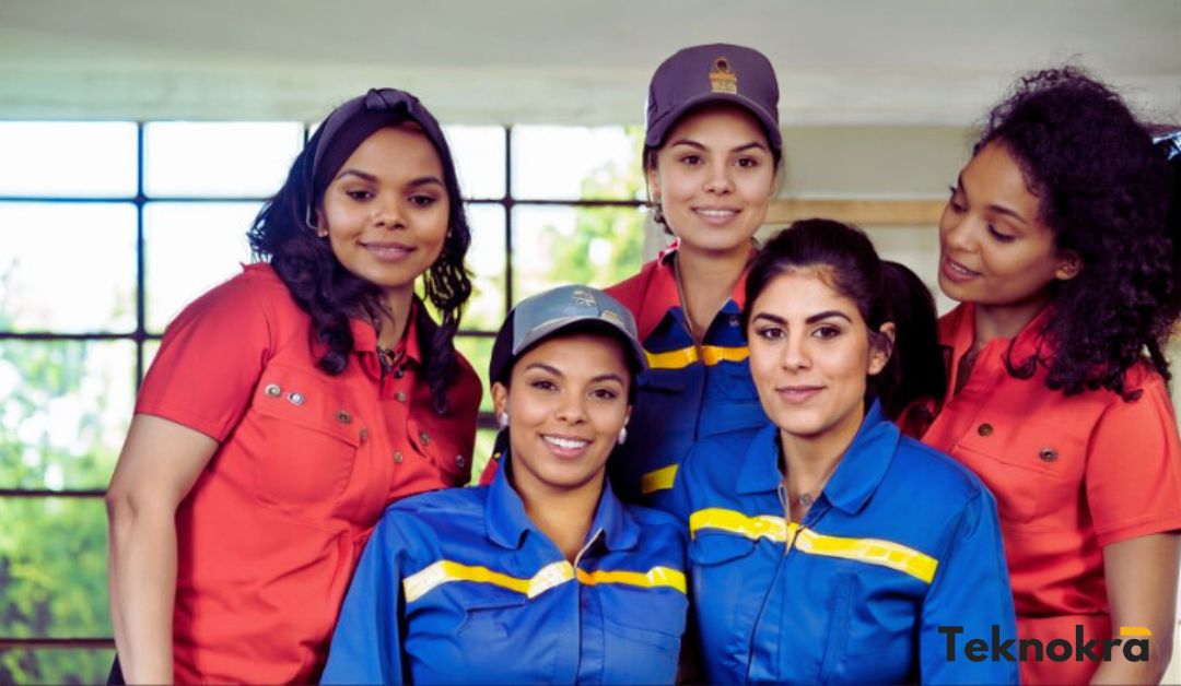 Service Crew Adalah? Ini Pengertian dan Tugas Service Crew – Teknokra.com