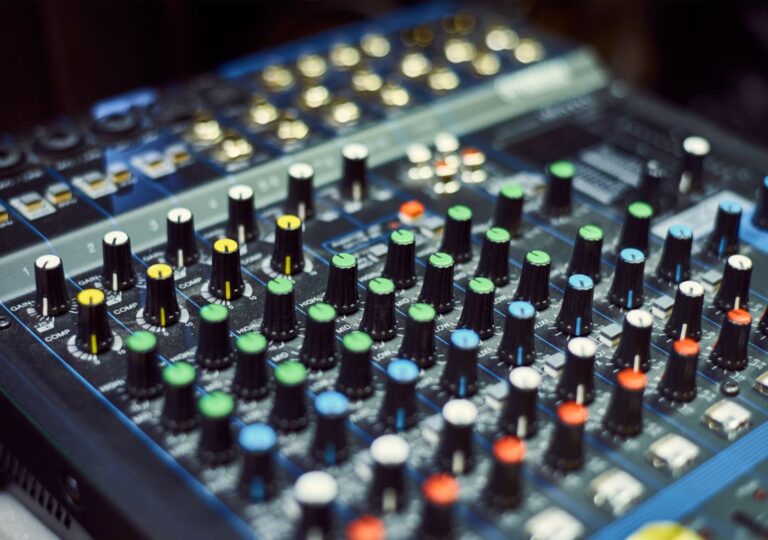 Panduan Lengkap Menggunakan Mixer Audio untuk Pemula dan Profesional ...